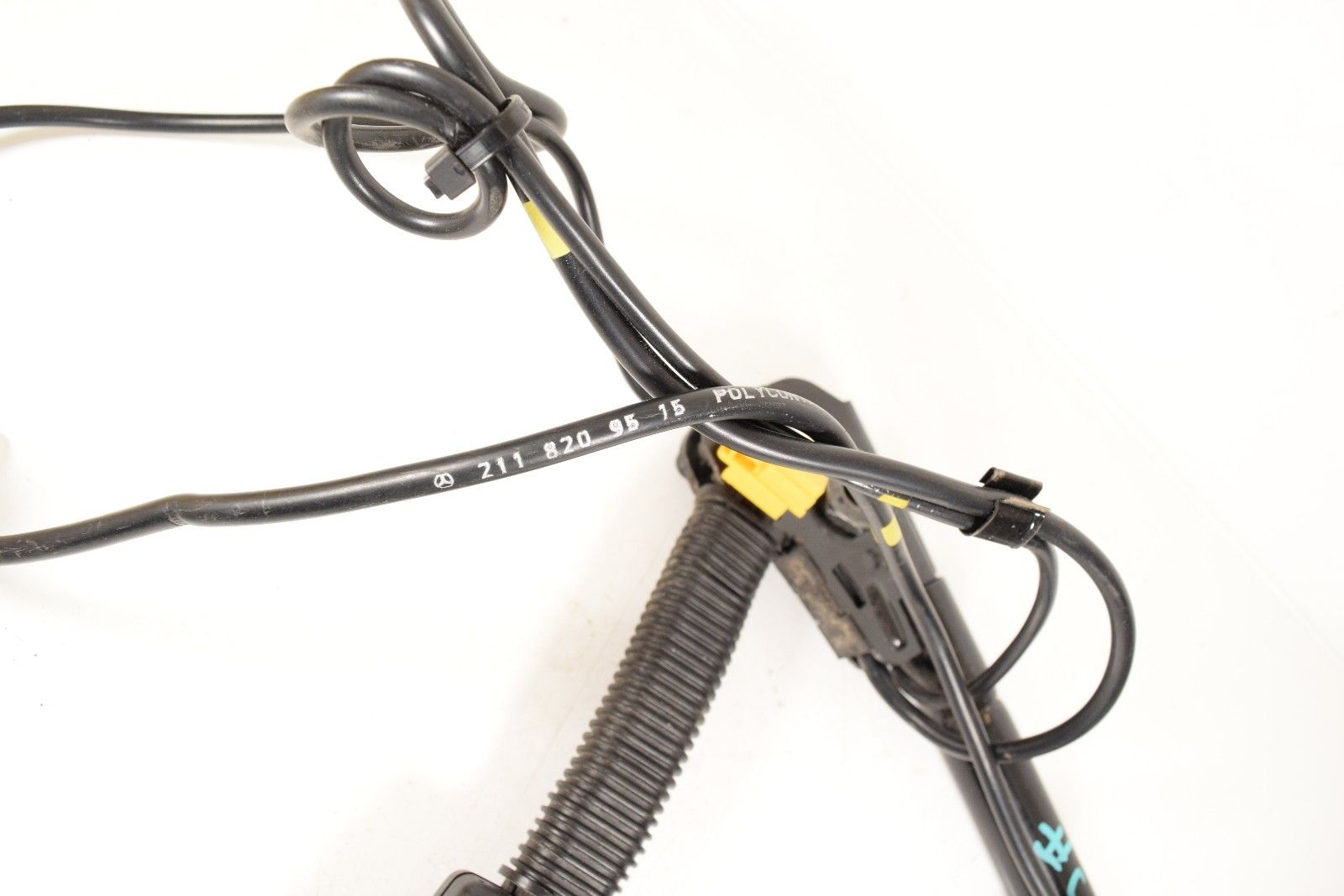 A 2118602069 W211 EMNİYET KEMER TOKASI SAĞ | Kutay Otomotiv