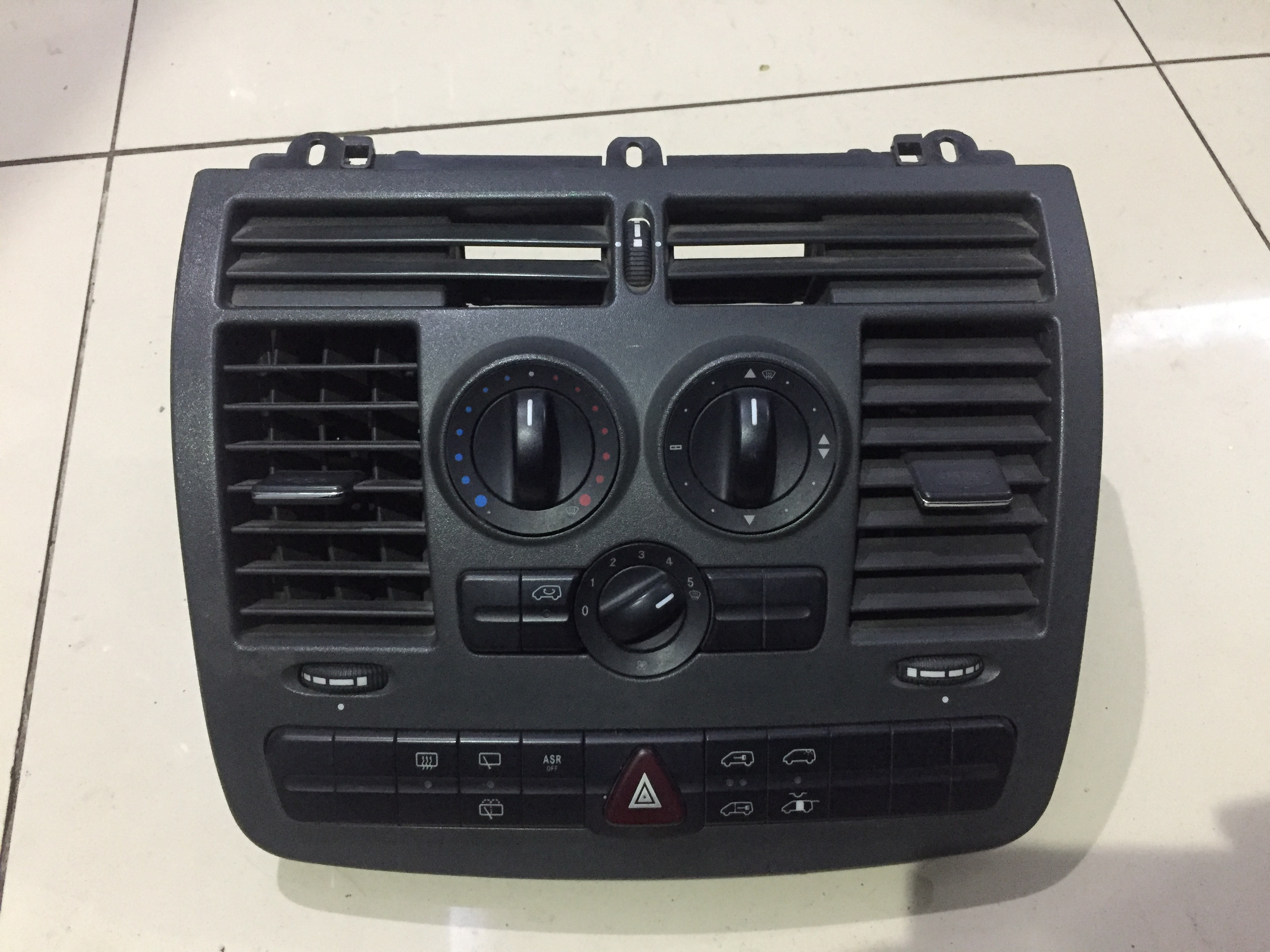 A 6396800007 Mercedes Vito W639 HAVALANDIRMA KONSOLU | Kutay Otomotiv