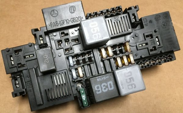 A 2229063202 Mercedes W205 ön sigorta kutusu modülü kontrol ünit ...