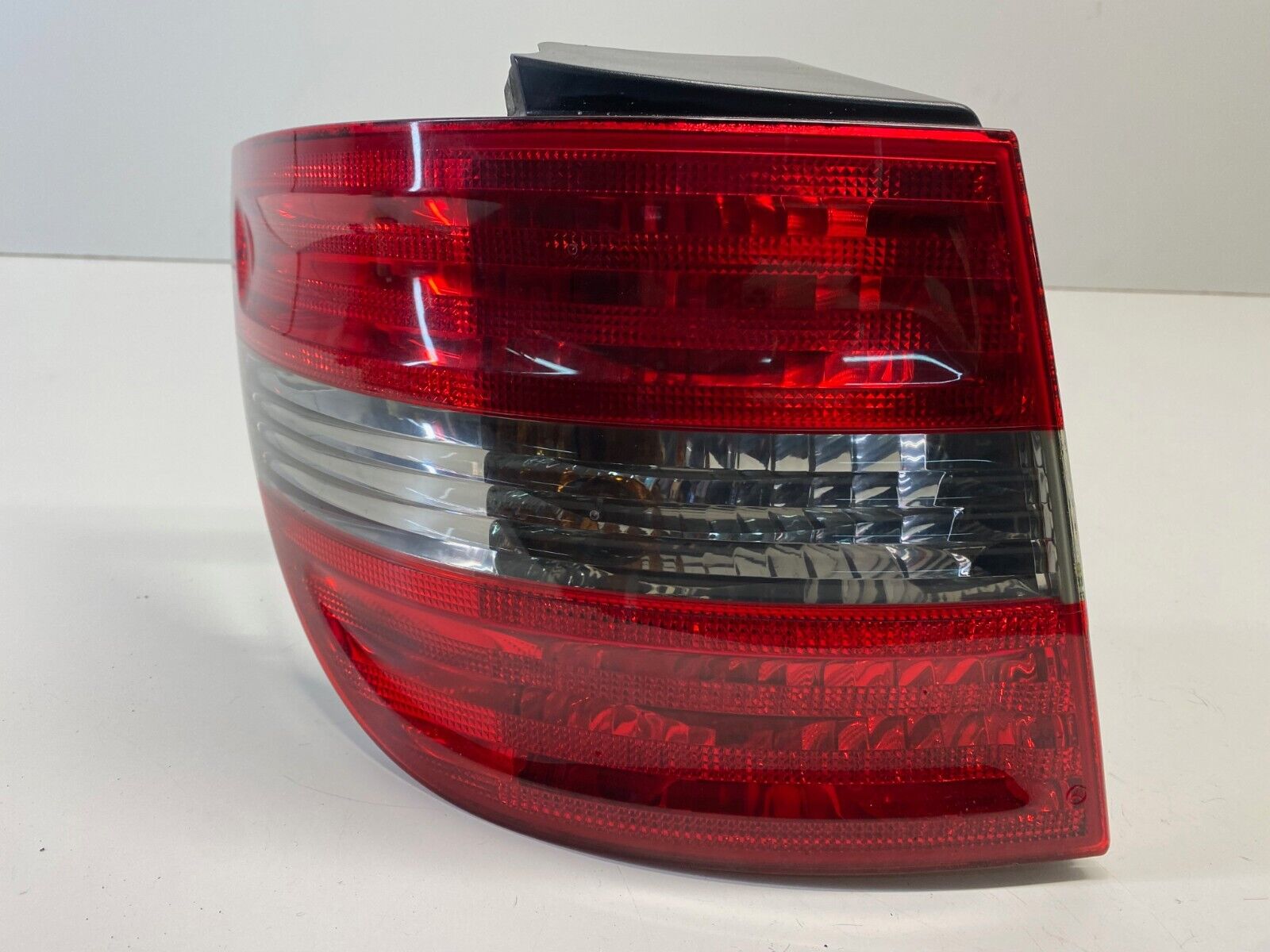 A 1698202664 MERCEDES B KASA W245 SAĞ SOL ARKA STOP ORJ.. | Kutay Otomotiv